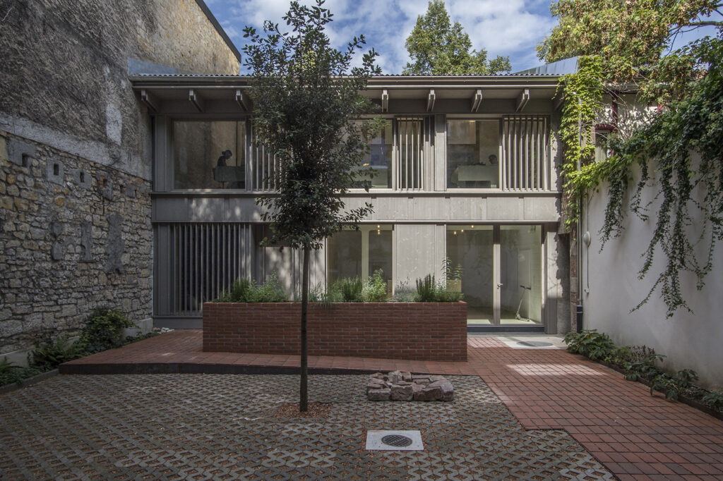 Hinterhof mit Ateliers im Kleinbasel – AvantGarten